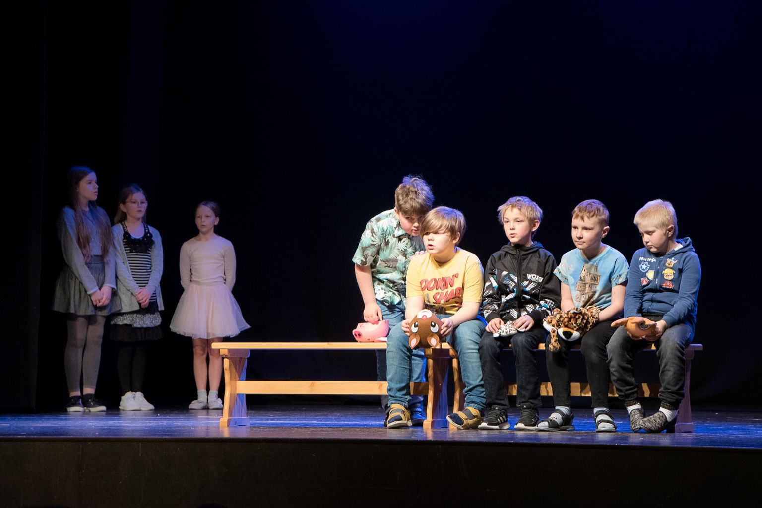 Vohnja laste "Konna musi" sai algklasside teatrifestivali laureaadiks ...