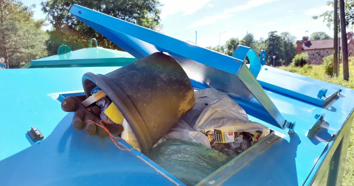 Avalikud pakendikonteinerid jäävad esialgu paika