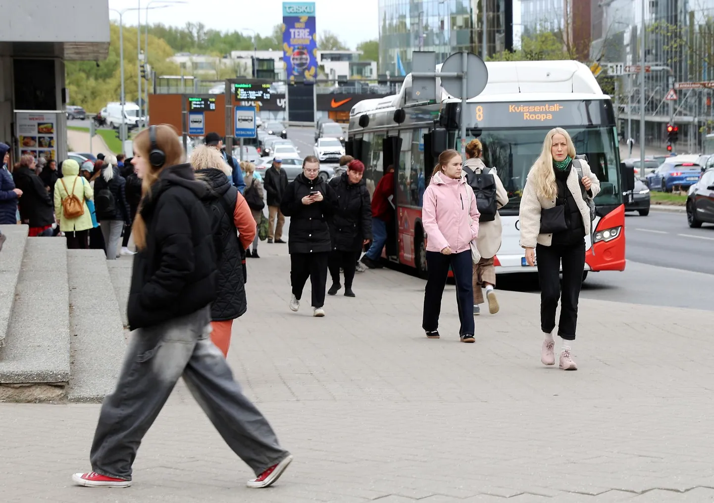 PÄEVAKÜSIMUS Miks lähevad linnaliinibussid suvegraafikule tavapärasest ...