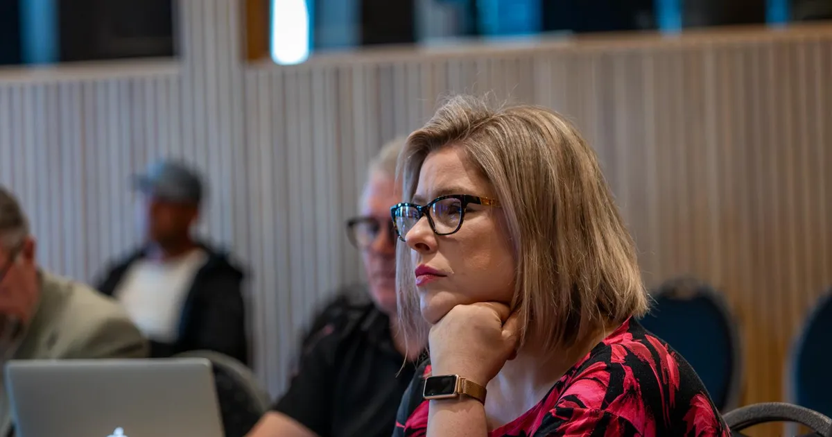 Pärnu volikogu suurim fraktsioon kahanes poole võrra